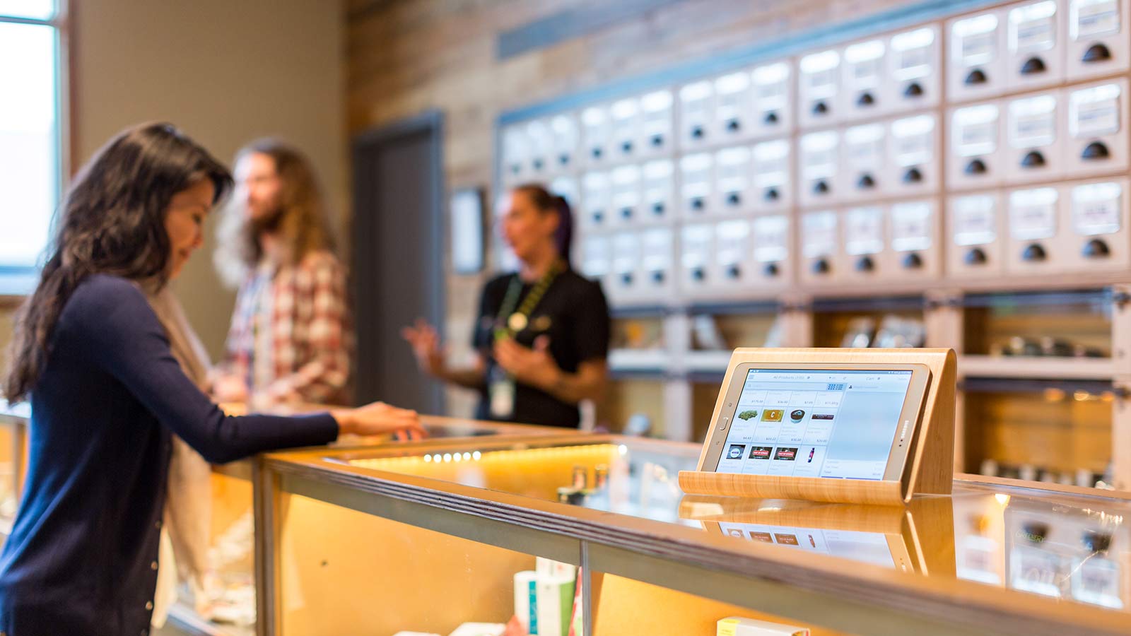 How Advanced Cannabis Software and POS Increase Retail Sales